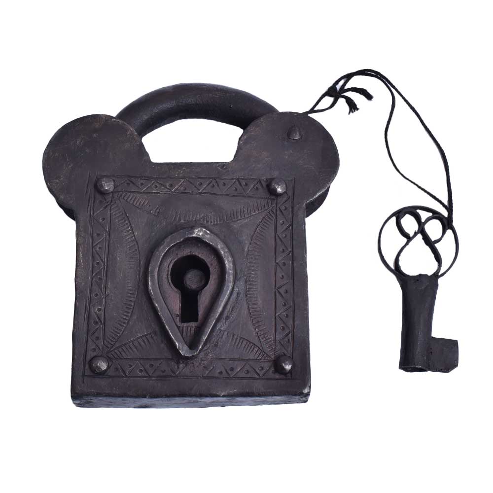 Hand Forged Strong Iron CollectibleÂ Lock With Key